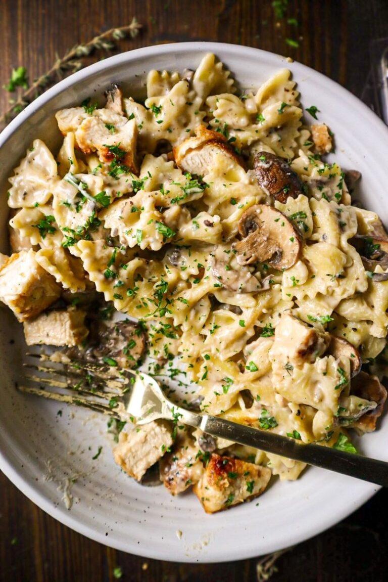 Creamy Mushroom Chicken Pasta - Must Love Garlic