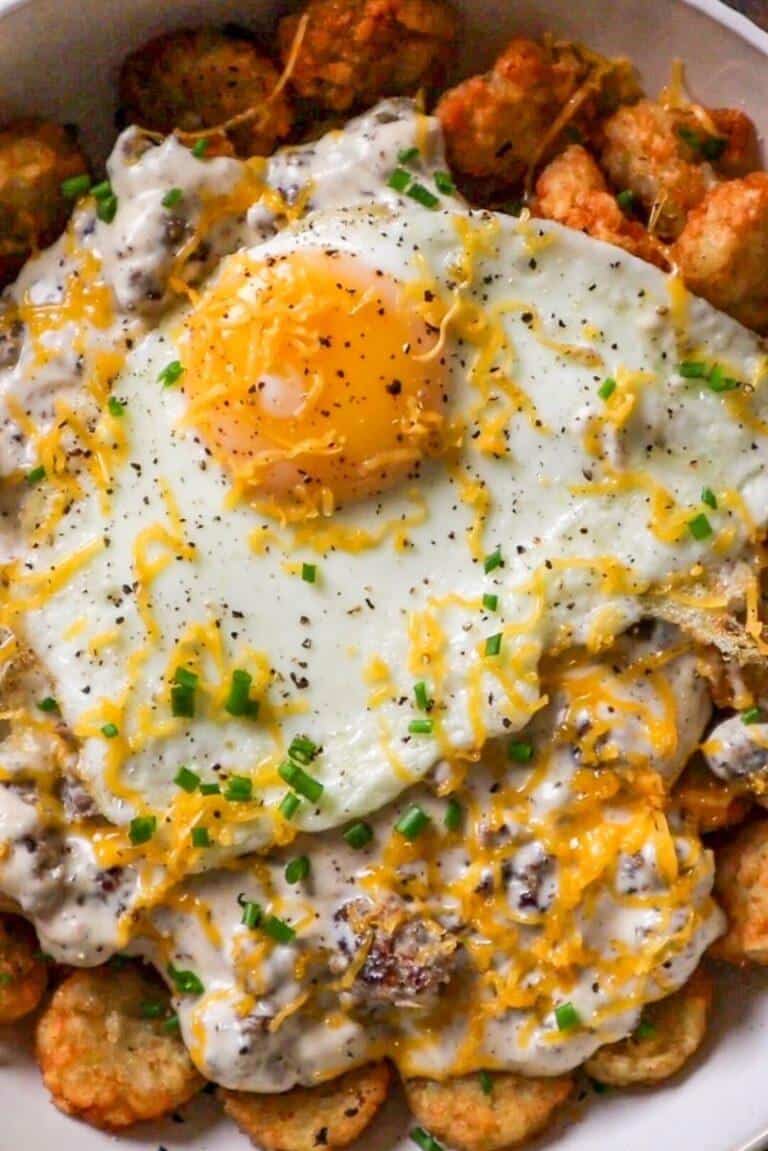 Southern-Style Breakfast Tater Tots with Sausage Gravy & Eggs - Must ...