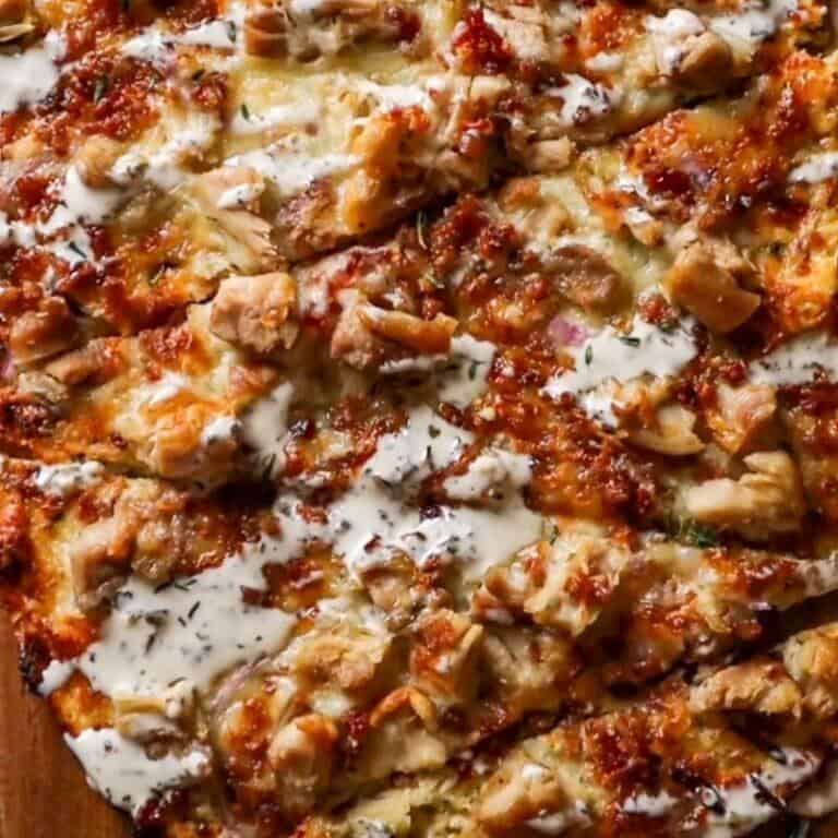 Chicken Bacon Ranch Cottage Cheese Flatbread - Must Love Garlic