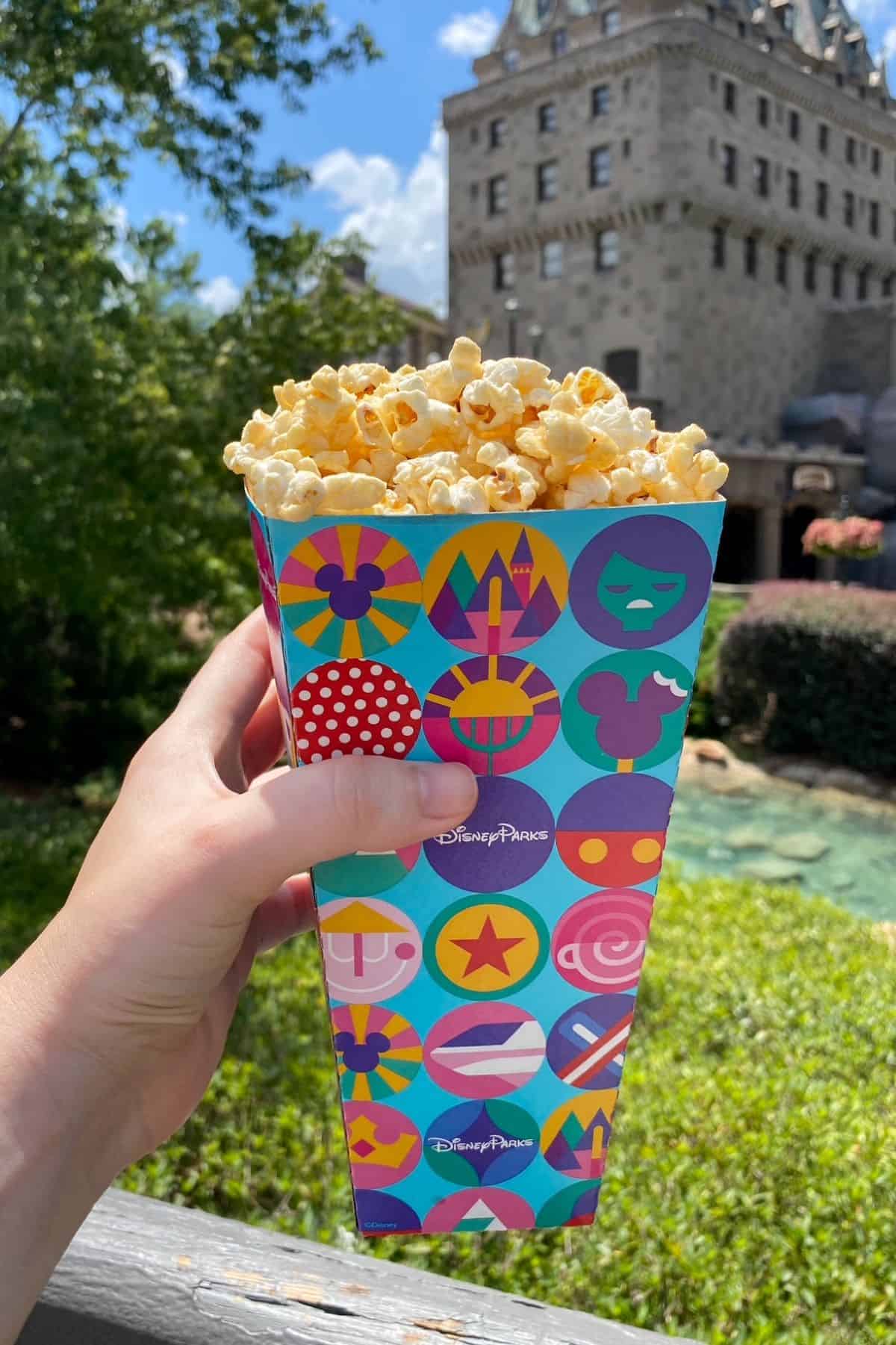 Popcorn in Canada Review| Epcot's Canada Pavillion - Must Love Garlic